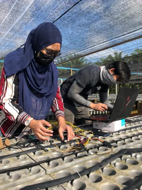 Associate Professor Ts. Dr. Roshahliza produce system used solar irrigation drip through IoT ...